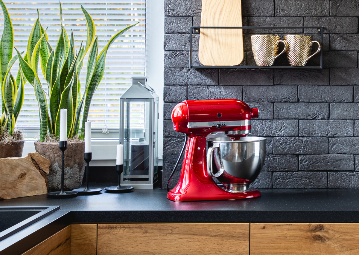 3 appareils électroménagers incontournables à ranger dans les armoires ...