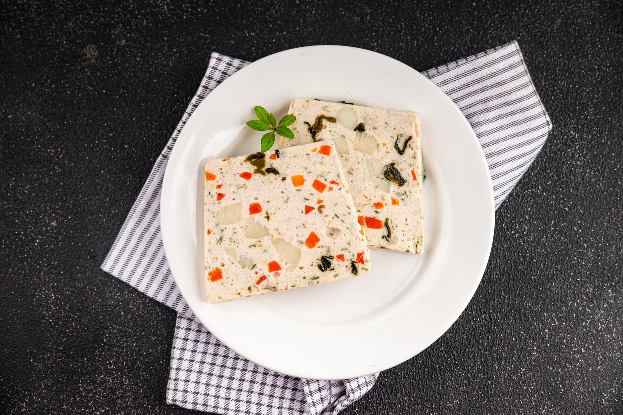 Découvrez la recette de la terrine de poisson pour impressionner vos ...